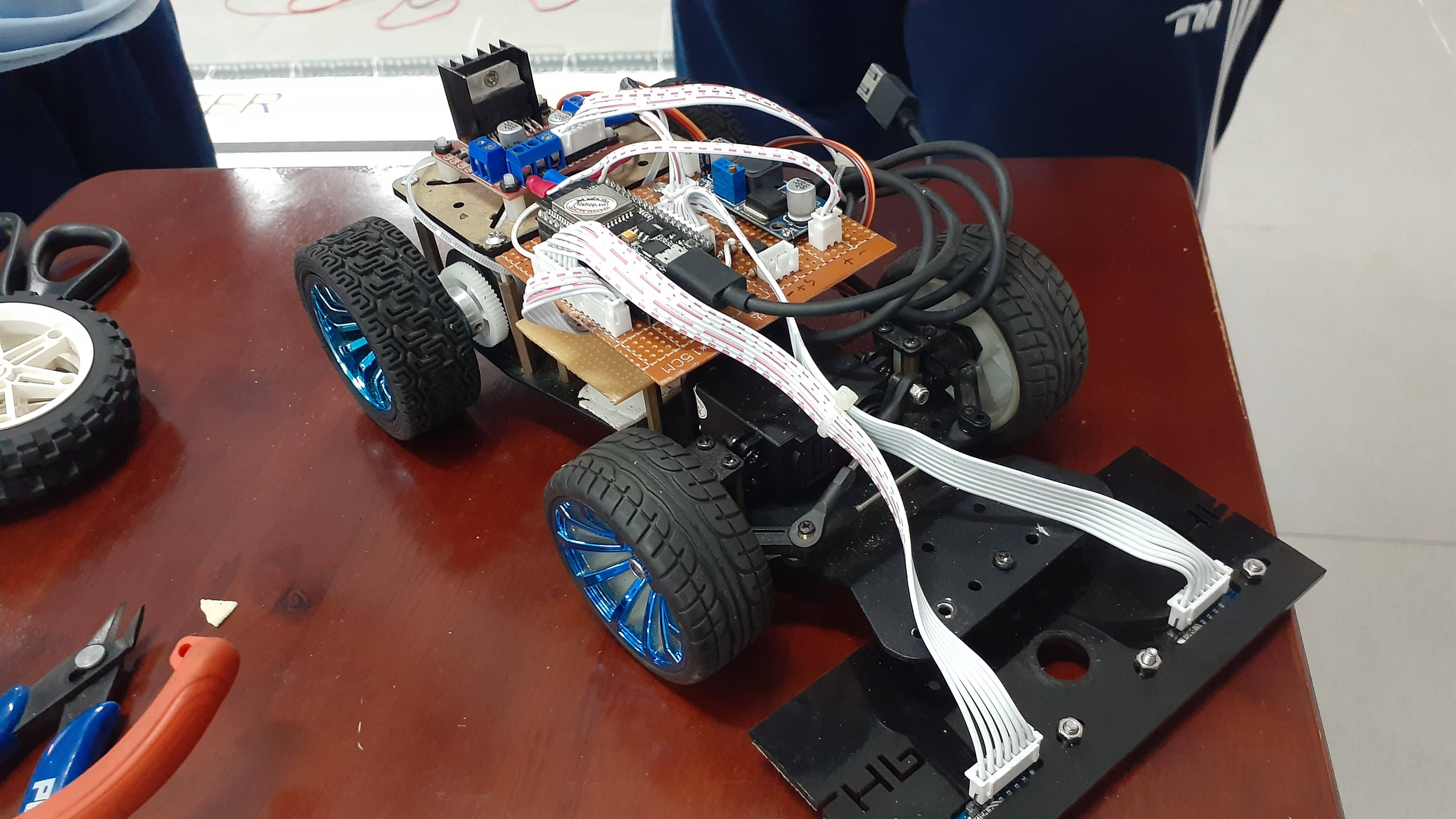 GitHub - niekky/ESP32-Autonomous-car: Careful Driving LHP 2022